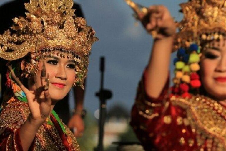 Tari Kelindan Sumbay: Tarian Tenun Kehidupan Dari Sumba Timur 2025 ...